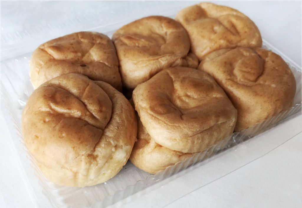 D.K. Bakery Eclaire (since the 1960s) | Wolf Review