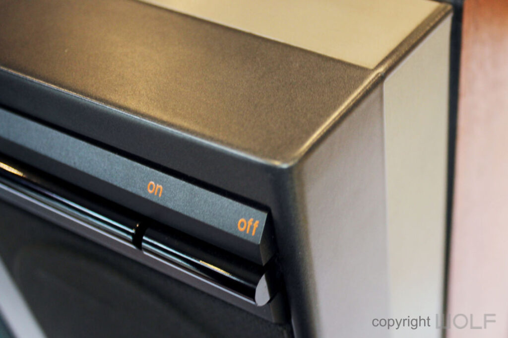 Bang & Olufsen Beovision Stereo TV 8902 (1984- 1987) | Wolf Review