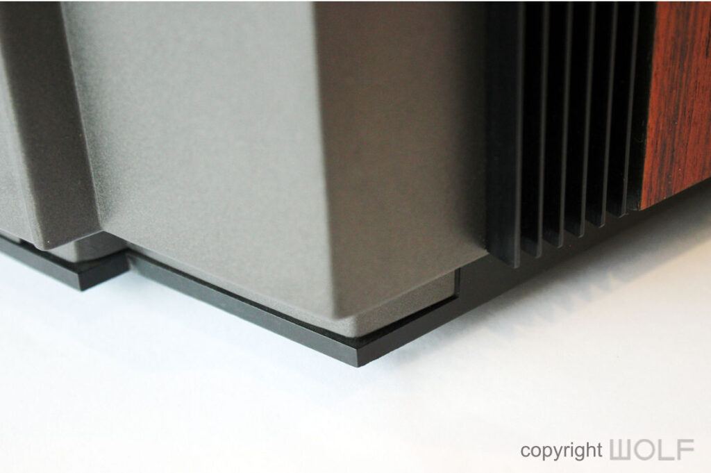 Bang & Olufsen Beovision Stereo TV 8902 (1984- 1987) | Wolf Review